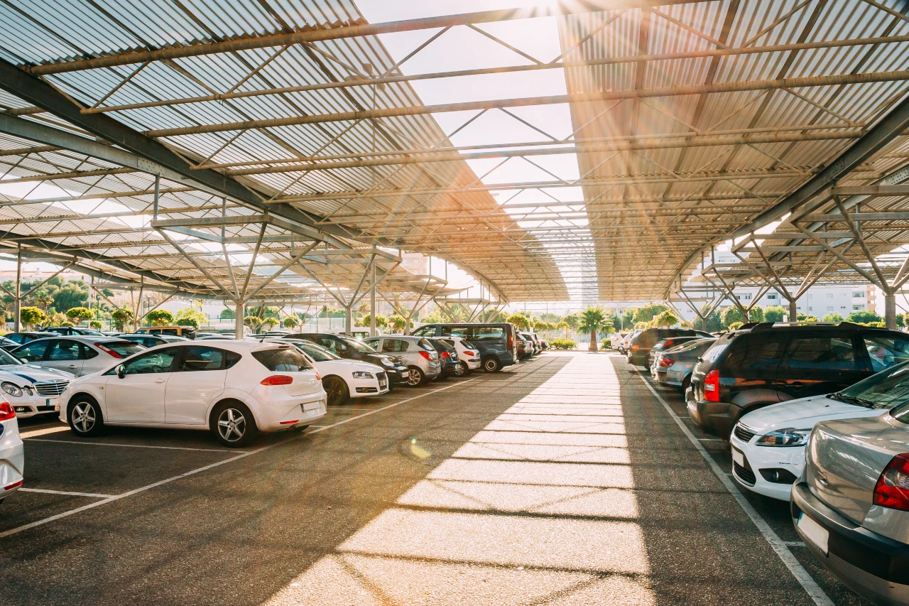 Who Has the Right of Way in a Parking Lot in Florida?